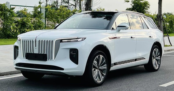Sau 1 năm ra mắt tại Việt Nam, giá của Hongqi E-HS9 đã giảm mạnh: Cao nhất chỉ còn 530 triệu ...