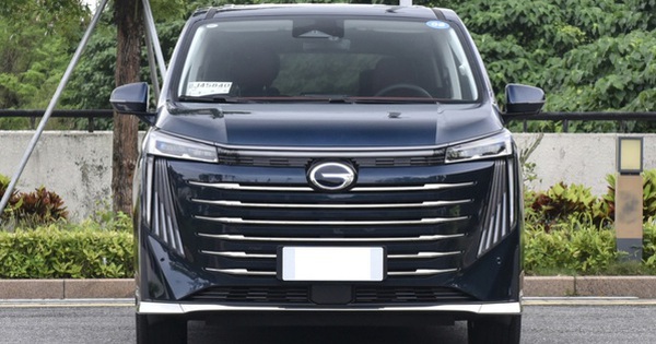 Xe mới này có kích thước tương đương với Toyota Alphard, được trang bị ...