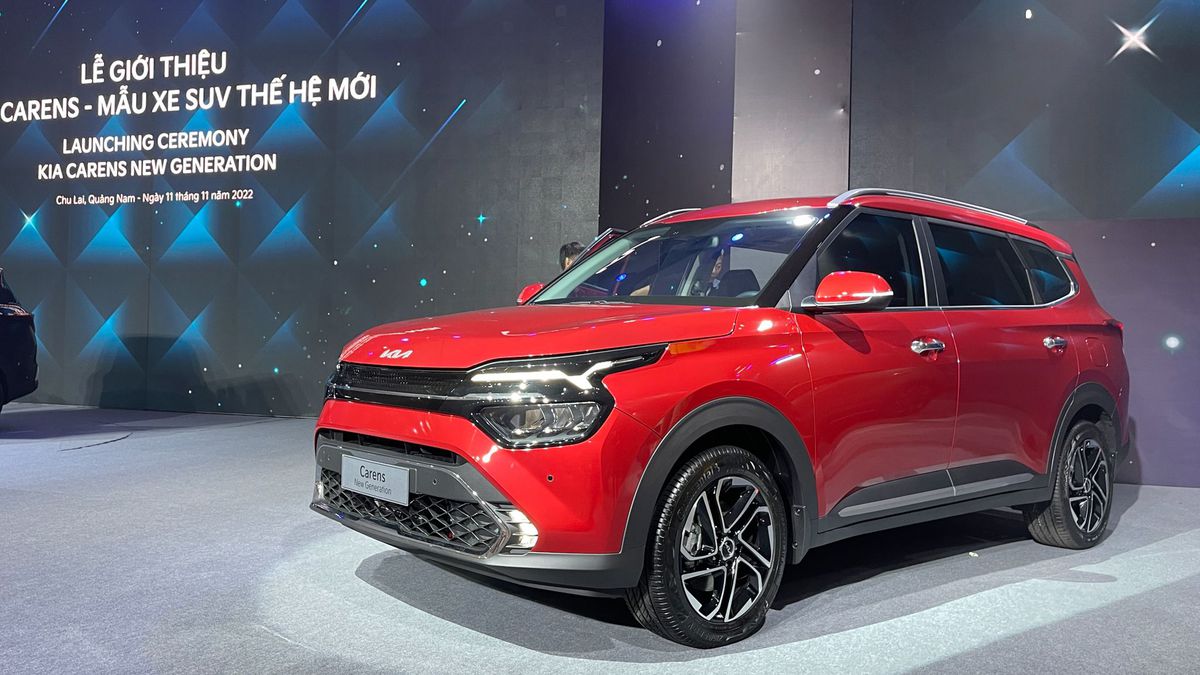So sánh chi tiết giữa KIA Carens 2023 và Mitsubishi Outlander
