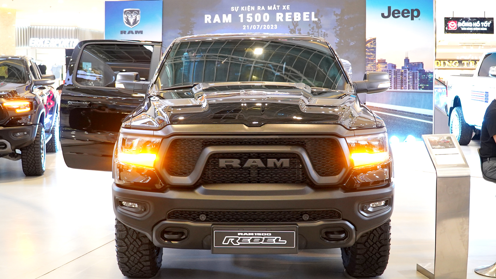 RAM 1500 Rebel chính thức ra mắt tại Việt Nam, giá trên 5,1 tỷ đồng