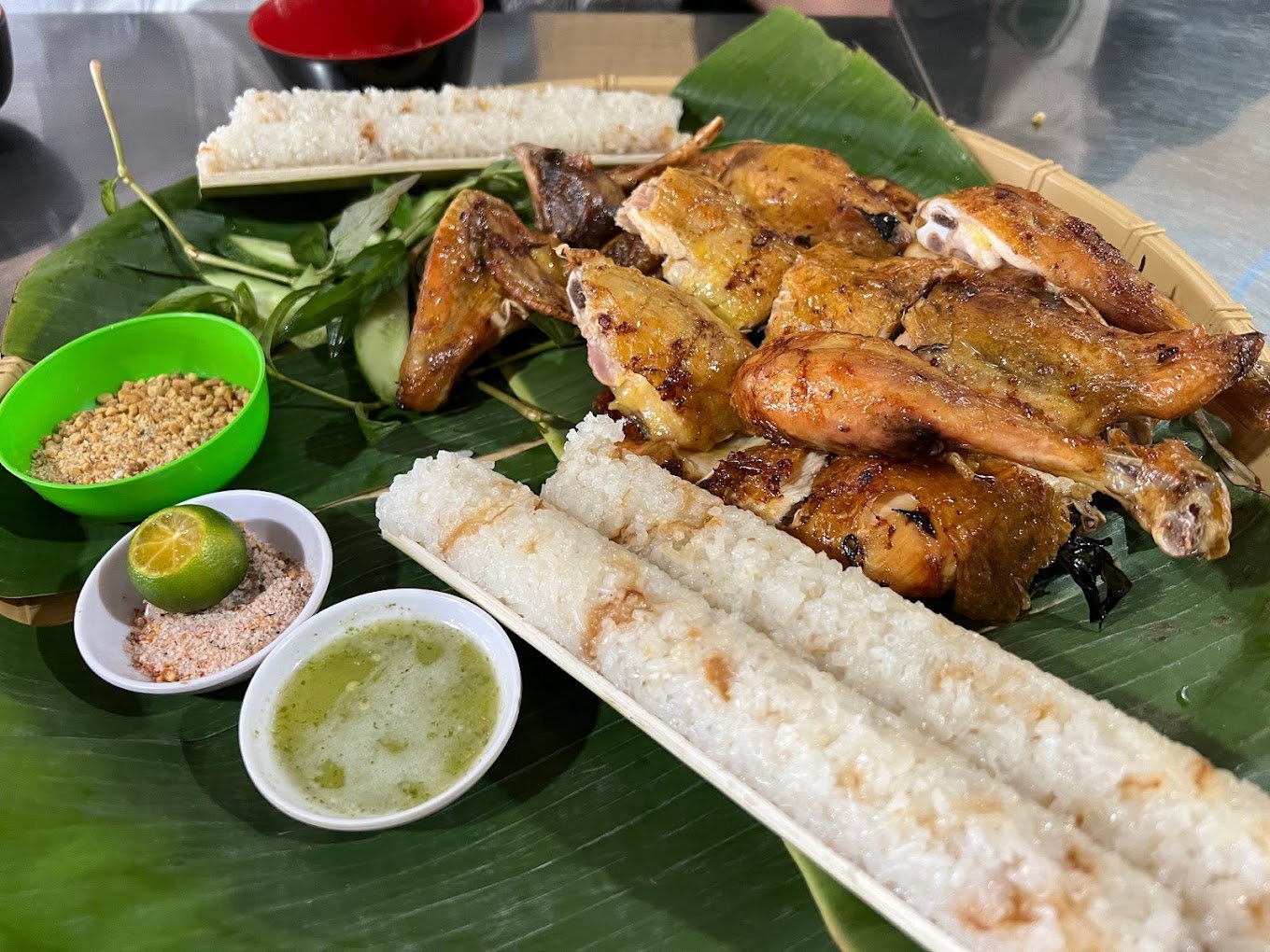Trải nghiệm hương vị ấn tượng của Gà nướng cơm lam Đà Lạt - 20 địa điểm ...