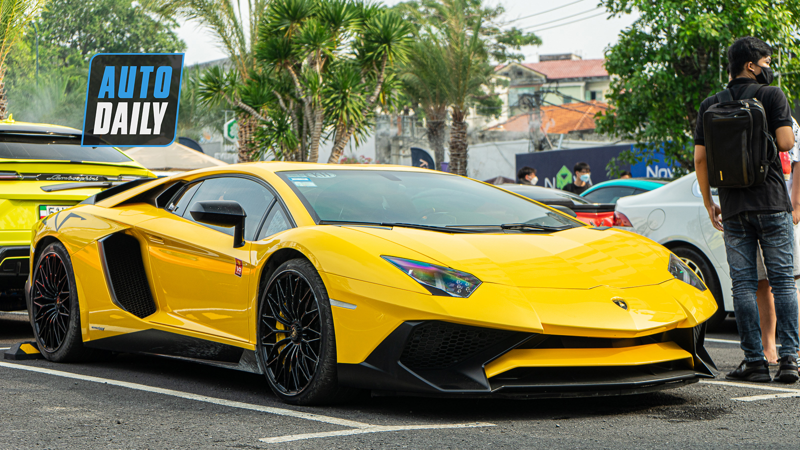 Xem gần chiếc Lamborghini Aventador SV Coupe thứ hai khi về Việt Nam