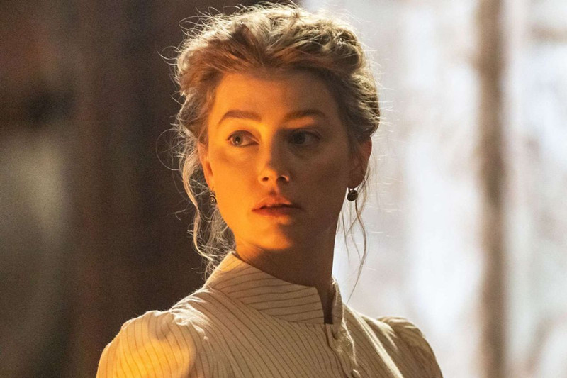 Amber Heard tái xuất màn ảnh với bộ phim kinh dị In The Fire