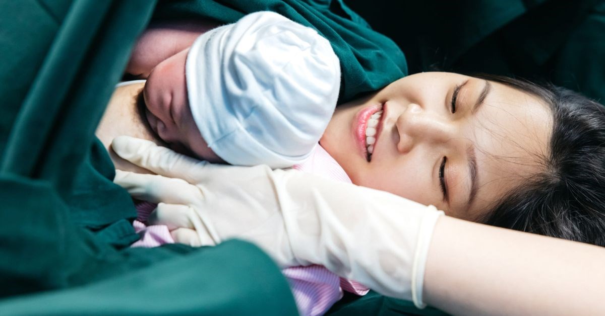 Những Ưu Điểm Tuyệt Vời của Da Kề Da Sau Sinh Mà Bậc Phụ Mẫu Nào Cũng ...