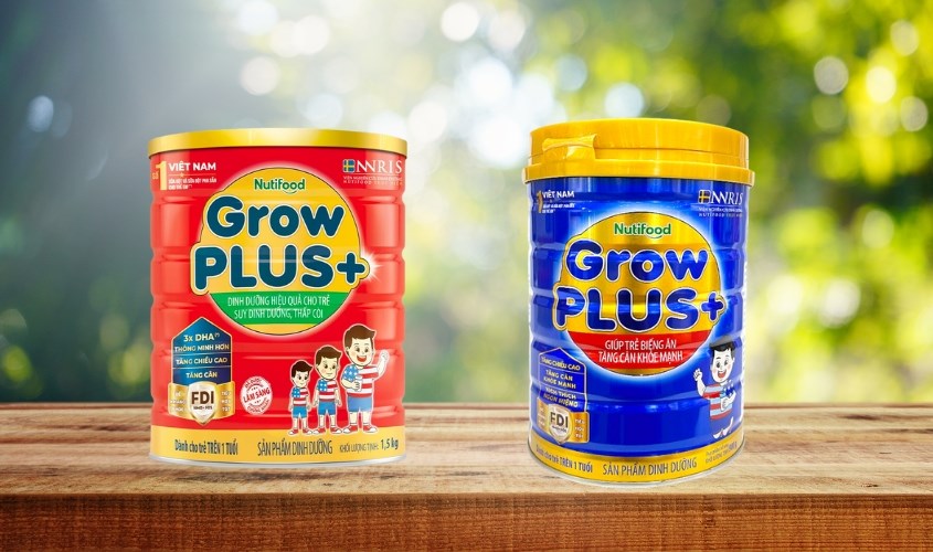 Nên chọn sữa Grow Plus màu xanh hay màu đỏ? Có điểm gì khác biệt? Sản ...