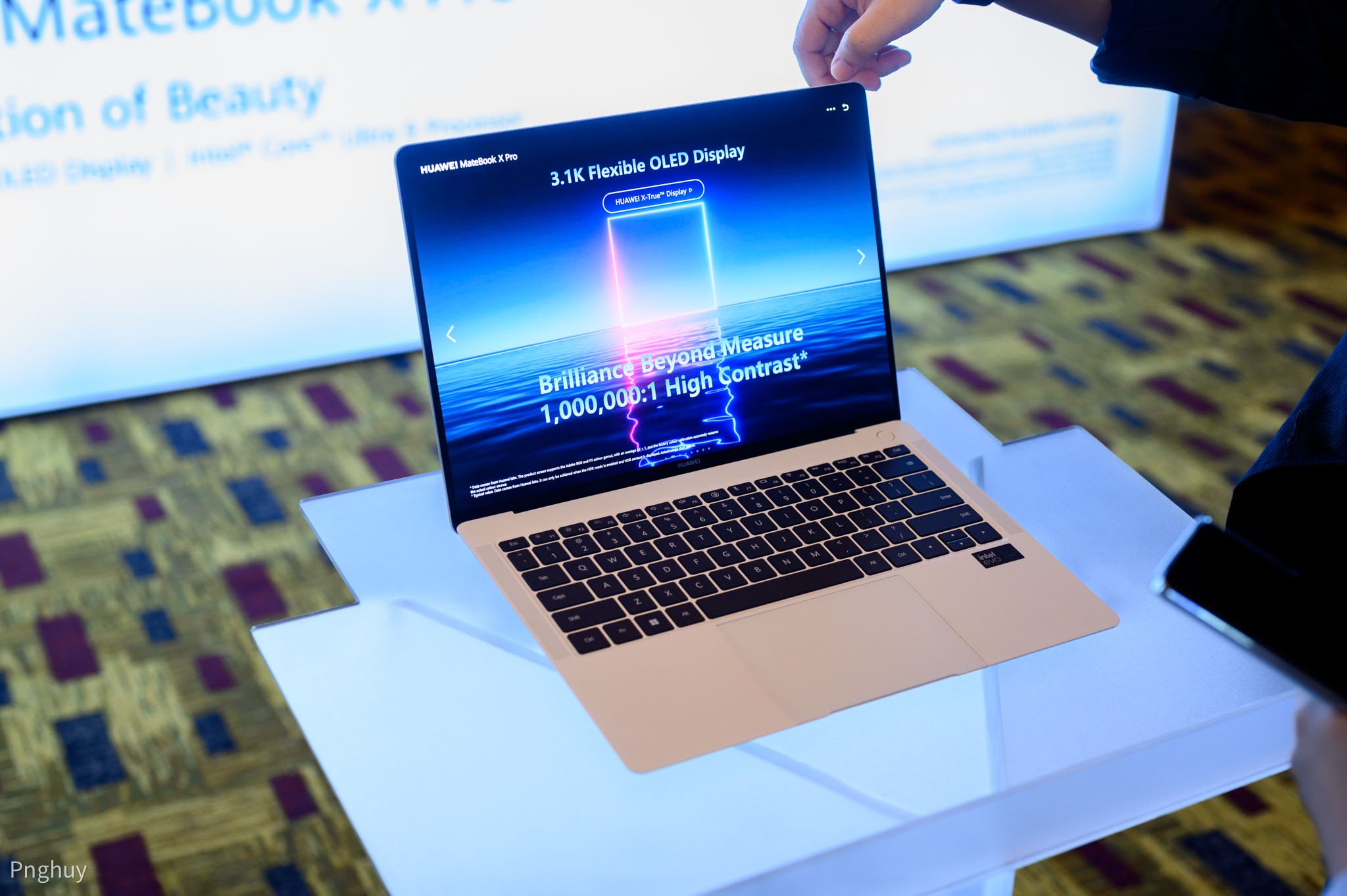 Trải nghiệm nhanh HUAWEI MateBook X Pro: Core Ultra 9, Windows 11 Copilot, laptop mỏng nhẹ chỉ 980g