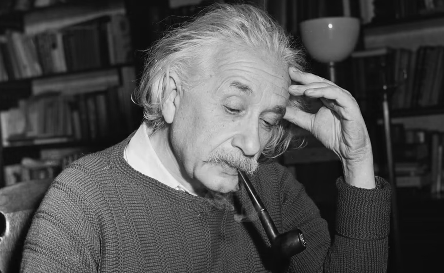 33 câu nói ấn tượng, phổ biến và truyền cảm hứng nhất của Albert Einstein