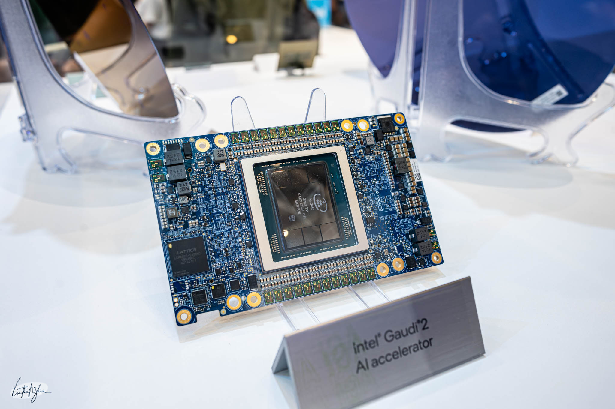 Chip AI Intel Gaudi 2/3 có giá cực kỳ hợp lý so với Blackwell của NVIDIA