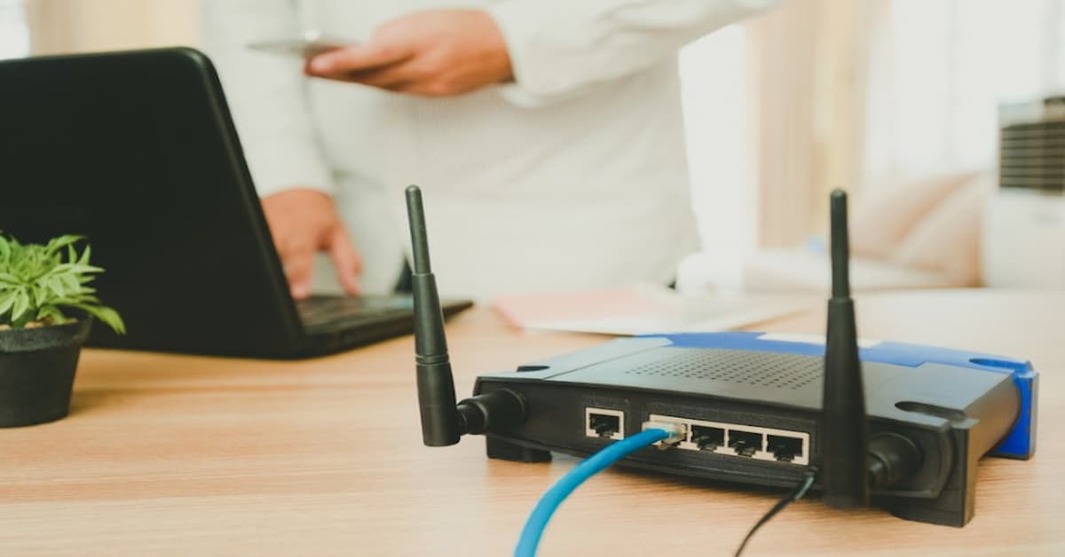 Modem là gì? Làm sao để phân biệt giữa Modem và Router?