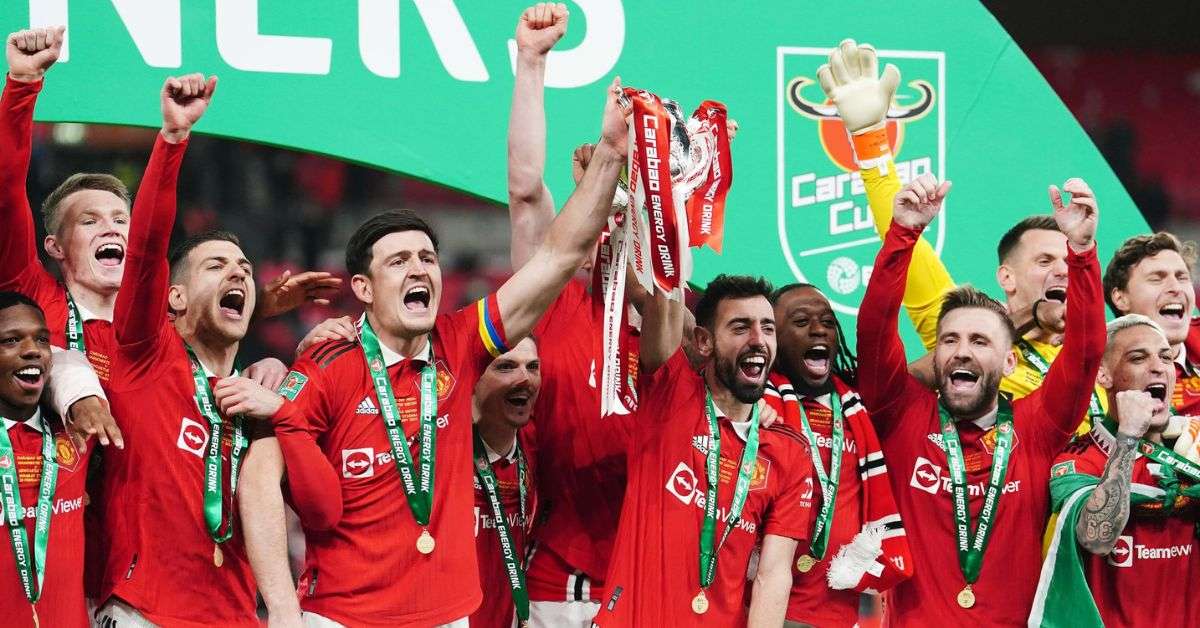 Top 5 bảng đội hình phù hợp với Team Color Manchester United