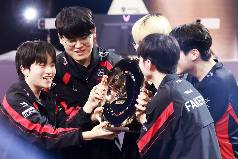 LMHT: T1 tiết lộ số tiền thưởng khổng lồ sau khi vô địch EWC 2024