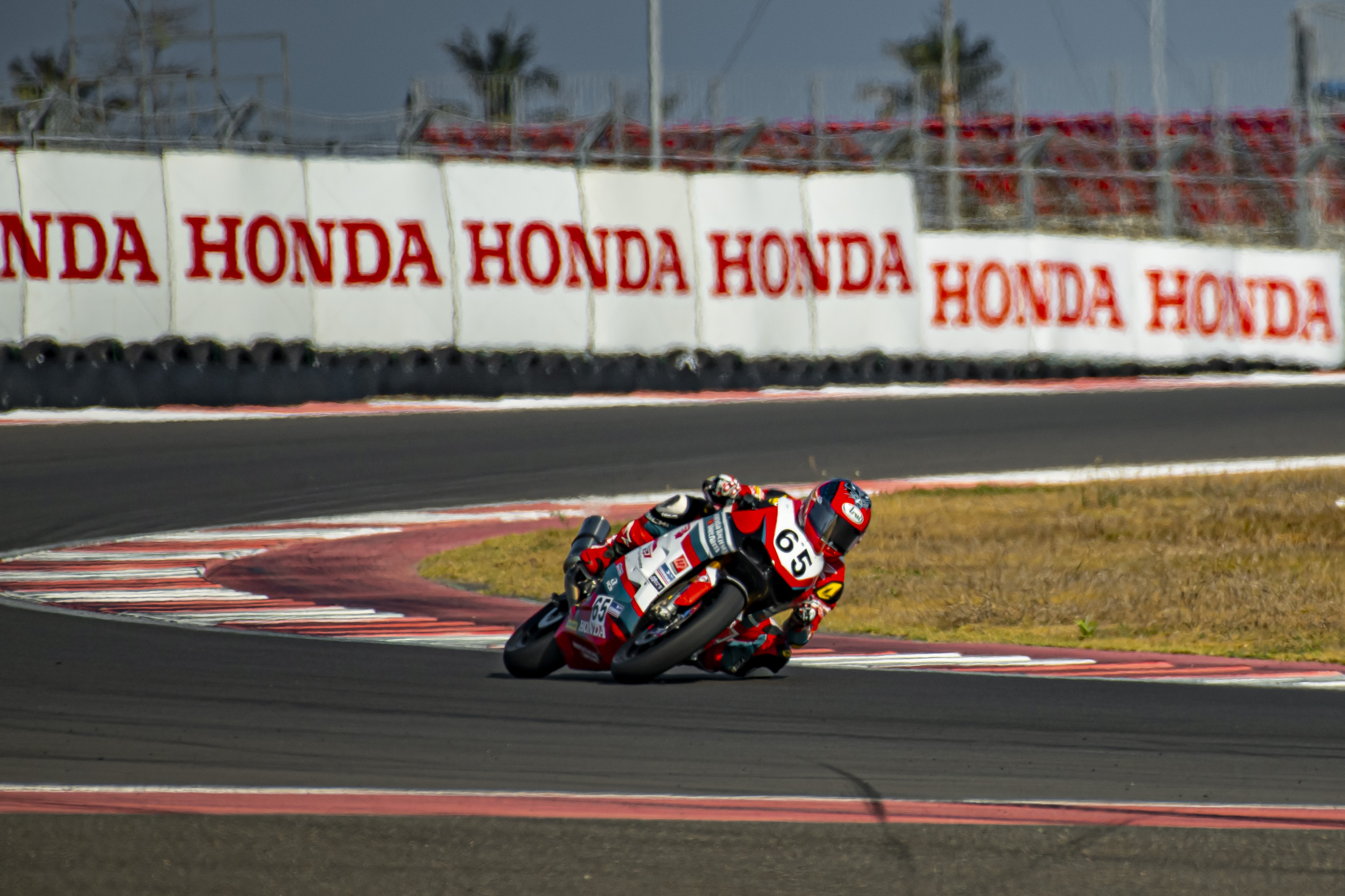 Kết quả Chặng 4 Race 2 ARRC 2024: Sự kiên trì đáng kinh ngạc của các ...