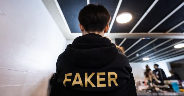 Faker có hành động không kiểm soát sau trận thua Gen.G
