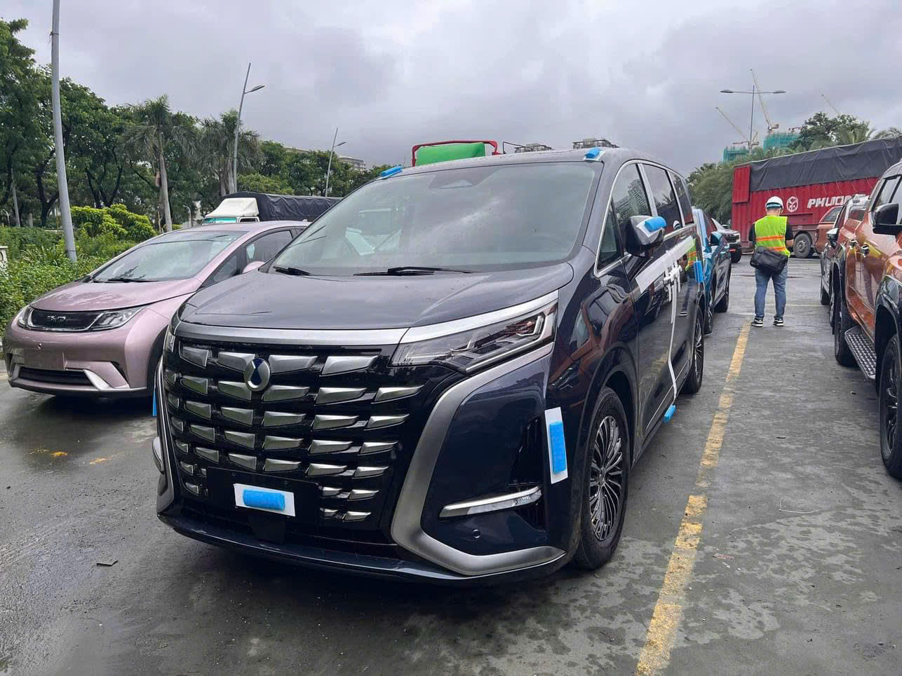 BYD Denza D9 - Mẫu MPV "Toyota Alphard của Trung Quốc" chính thức lộ diện trước VMS 2024