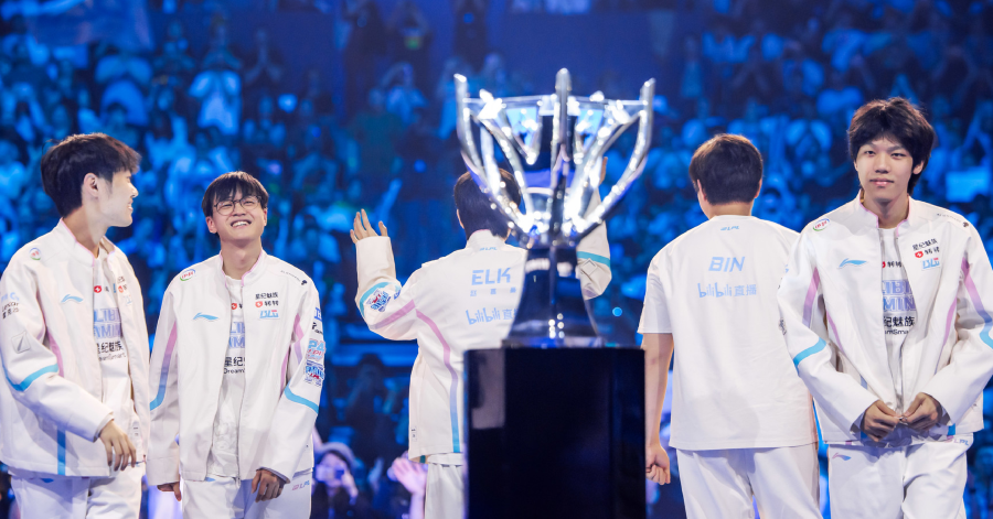 BLG đã ghi dấu ấn chưa từng có trong lịch sử LPL