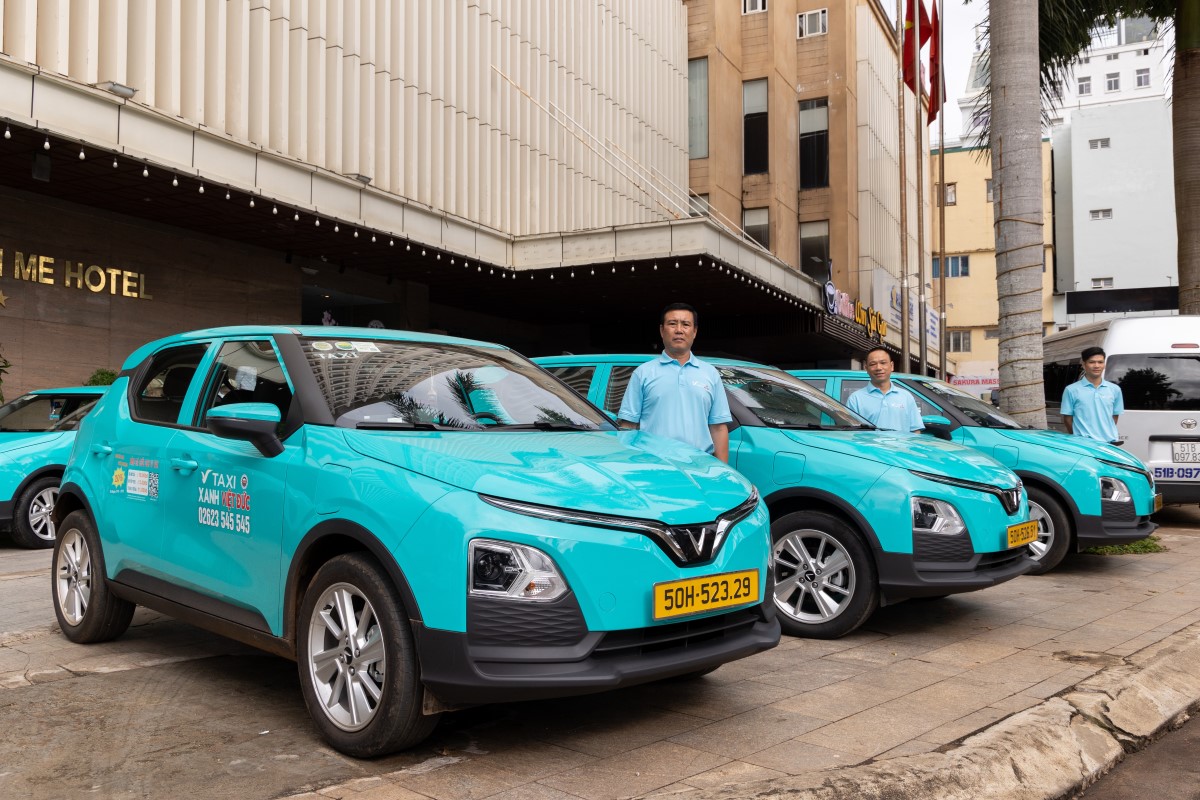 Nhằm thúc đẩy chiến dịch “Mãnh liệt tinh thần Việt Nam – Vì tương lai xanh”, hãng taxi có 11 năm ...
