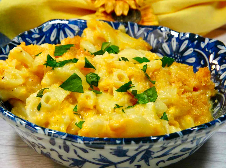 Creamy Baked Macaroni and Cheese Made from Scratch