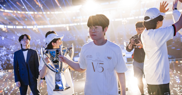 Câu chuyện chuyển nhượng giữa T1, Zeus và Doran khiến người ta nhớ lại một trong những thương vụ ...