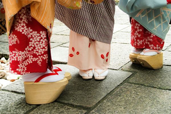 Top 5 Most Unique Traditional Shoes Around the World - Mytour.vn