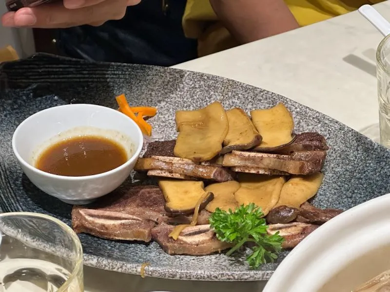 Top 9 Best and Most Delicious Restaurants on Le Hoan Street, Vinh City ...