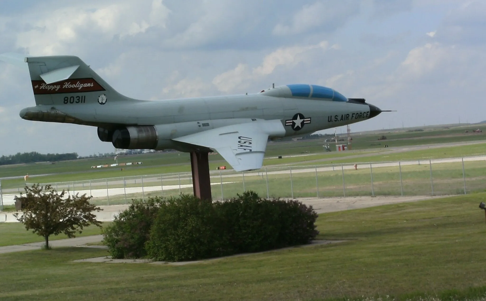 Why Did the U.S. Air Force Retire the Versatile F-101 Voodoo Fighter Jet?