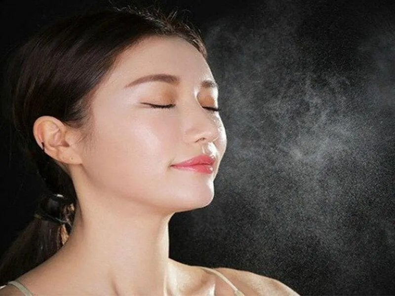 Top 10 Most Convenient and Effective Mineral Water Sprayers for Women