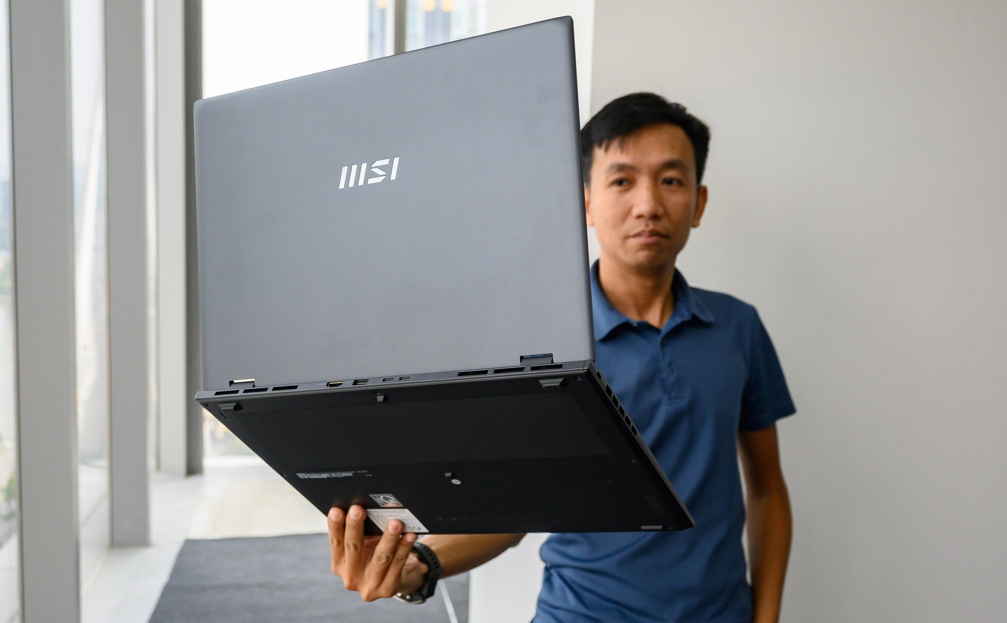 Trải nghiệm MSI Prestige 16 AI+ EVO: vi xử lý mạnh mẽ, pin bền bỉ, màn ...