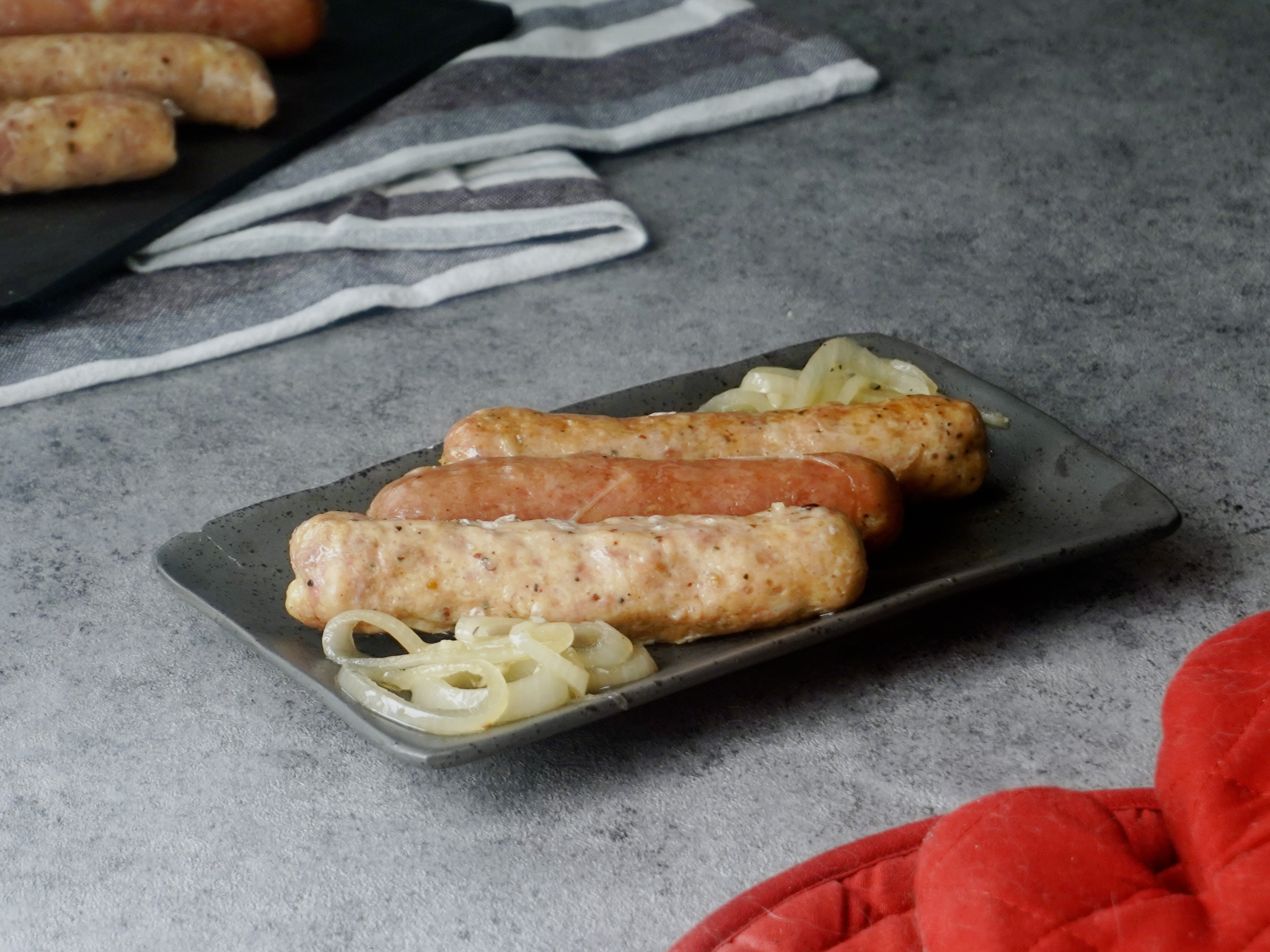 How to Prepare Bratwurst Sausage in the Oven