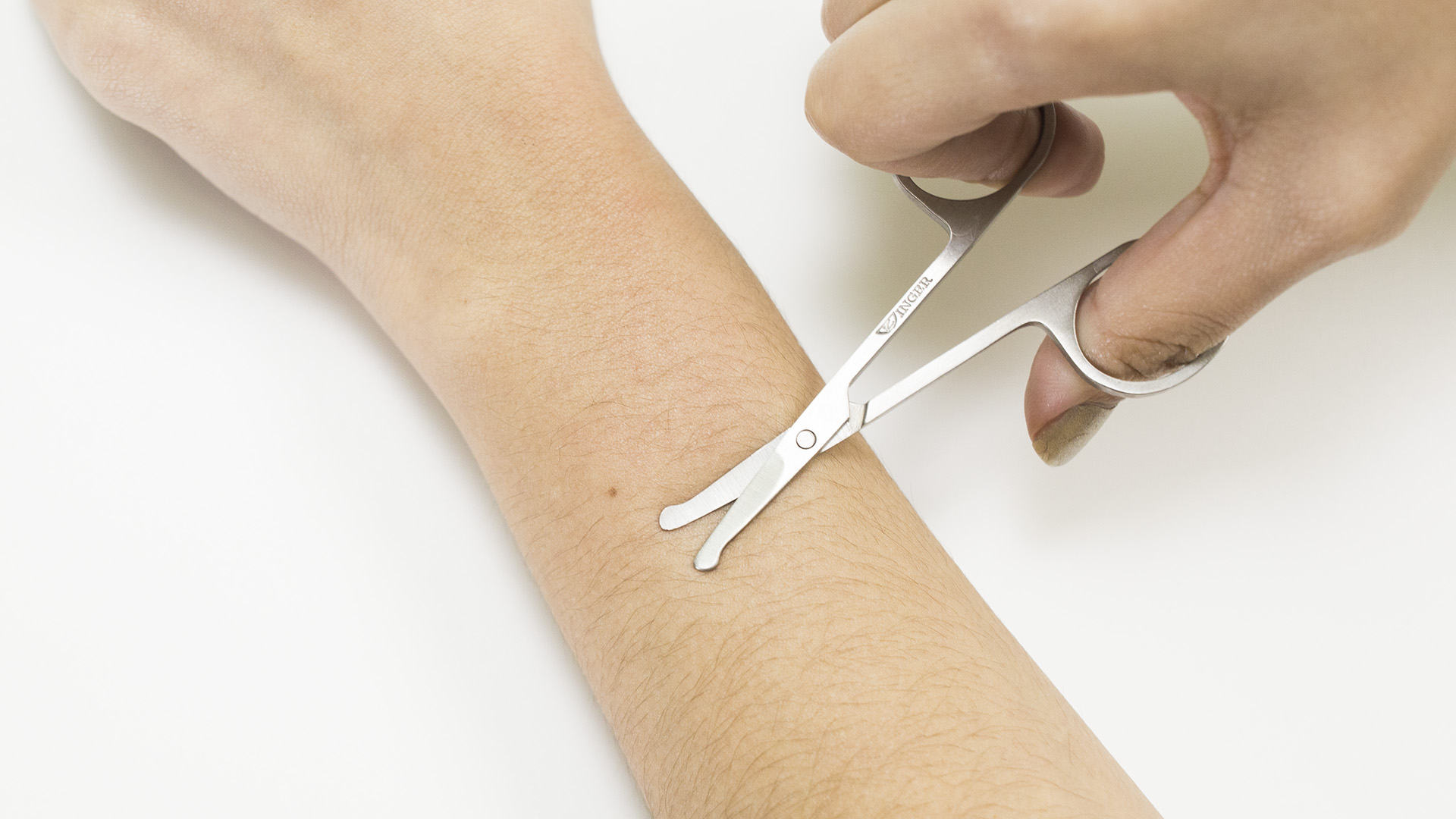 How to Remove Wax Stuck on Skin