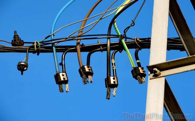How to choose the correct type of electrical wire to run from the pole ...