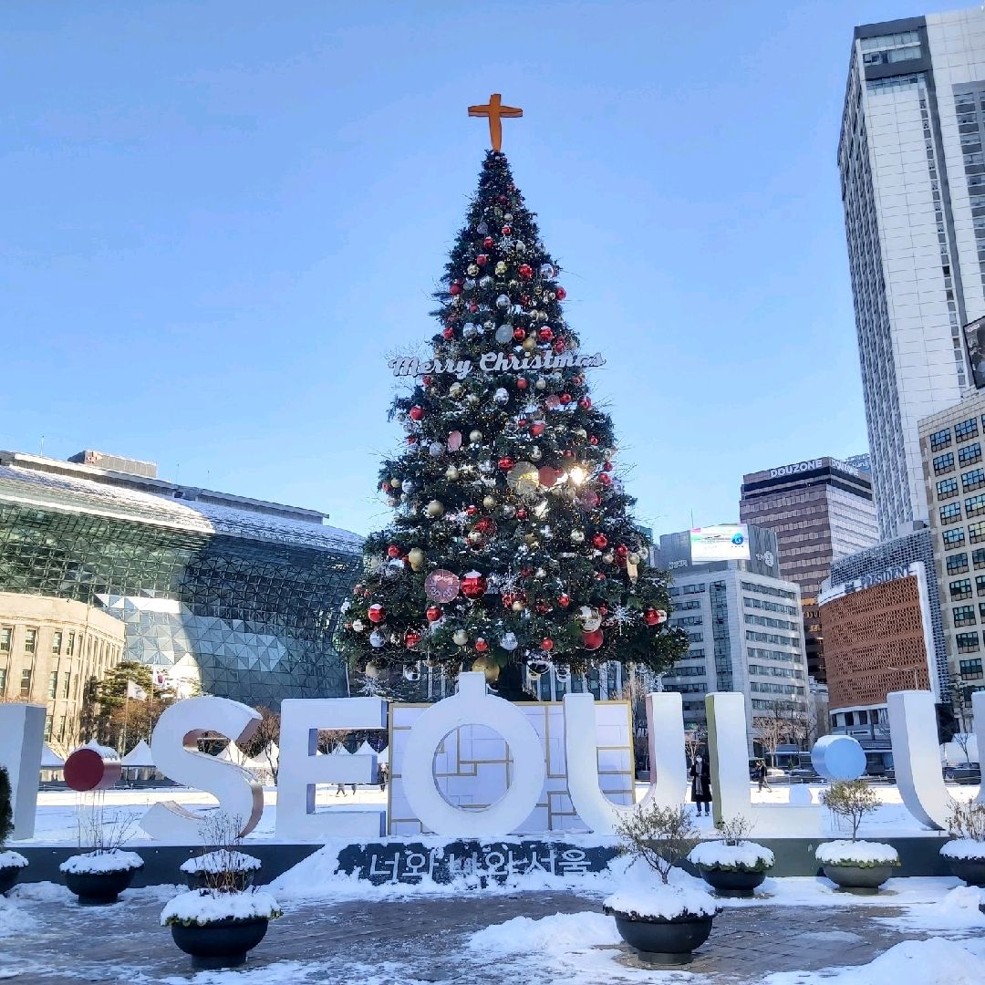 What unique experiences can be found during Christmas in Asian countries?