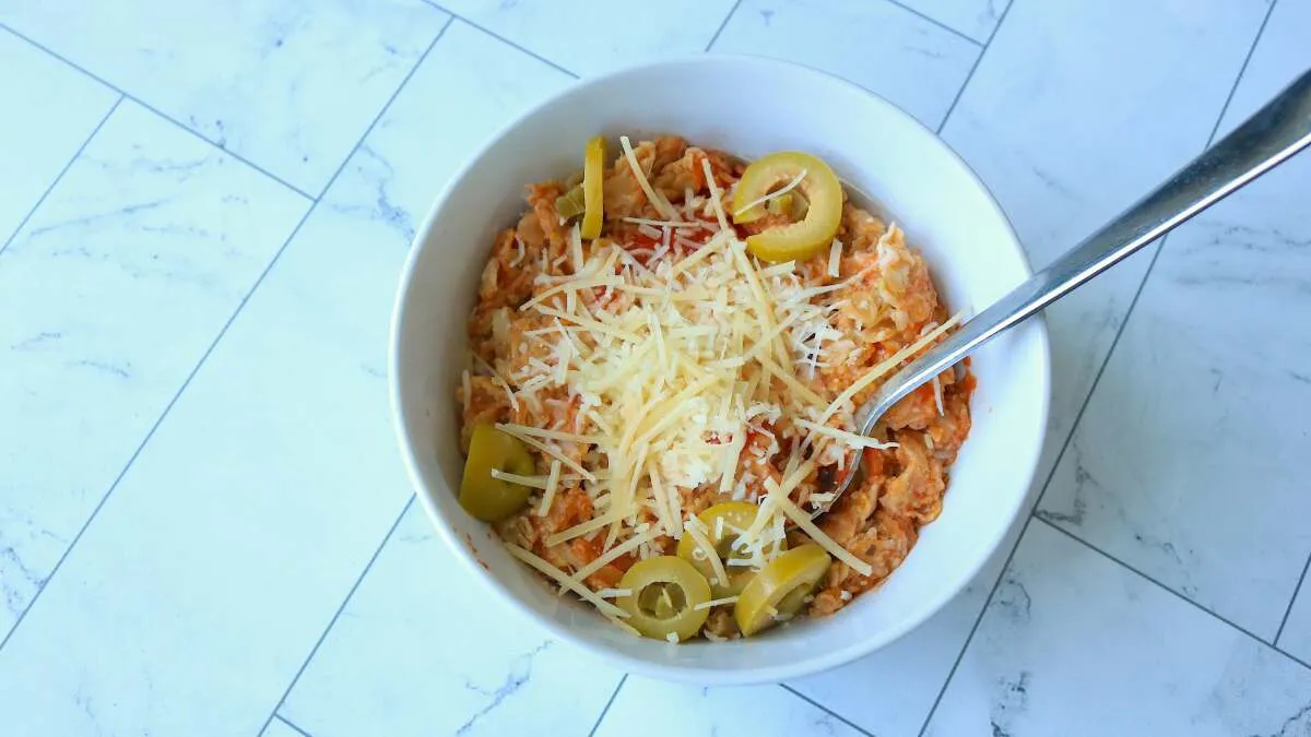 Instantly transform your oatmeal with pizza-inspired ingredients.