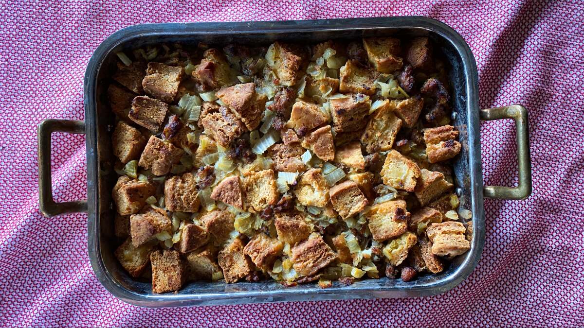 Why not try making your stuffing with fast food biscuits? | Mytour