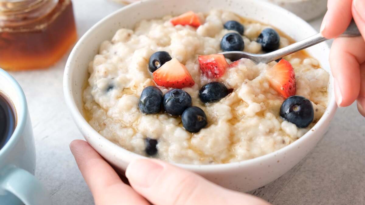 Enhance Your Morning Oatmeal with Frozen Berries | Mytour