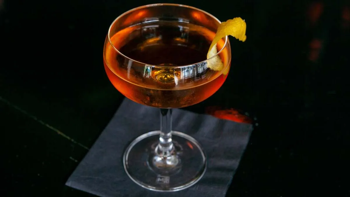 Craft Your Perfect Negroni with Dry Vermouth | Mytour