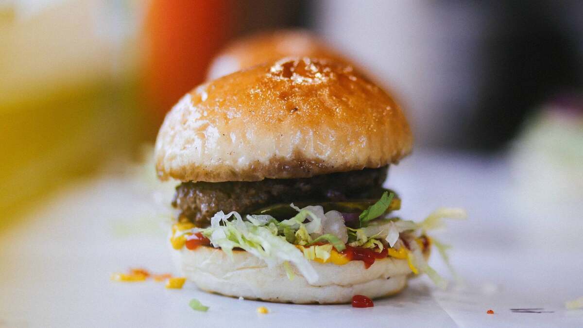 Slice and Chop Your Burger Toppings | Mytour