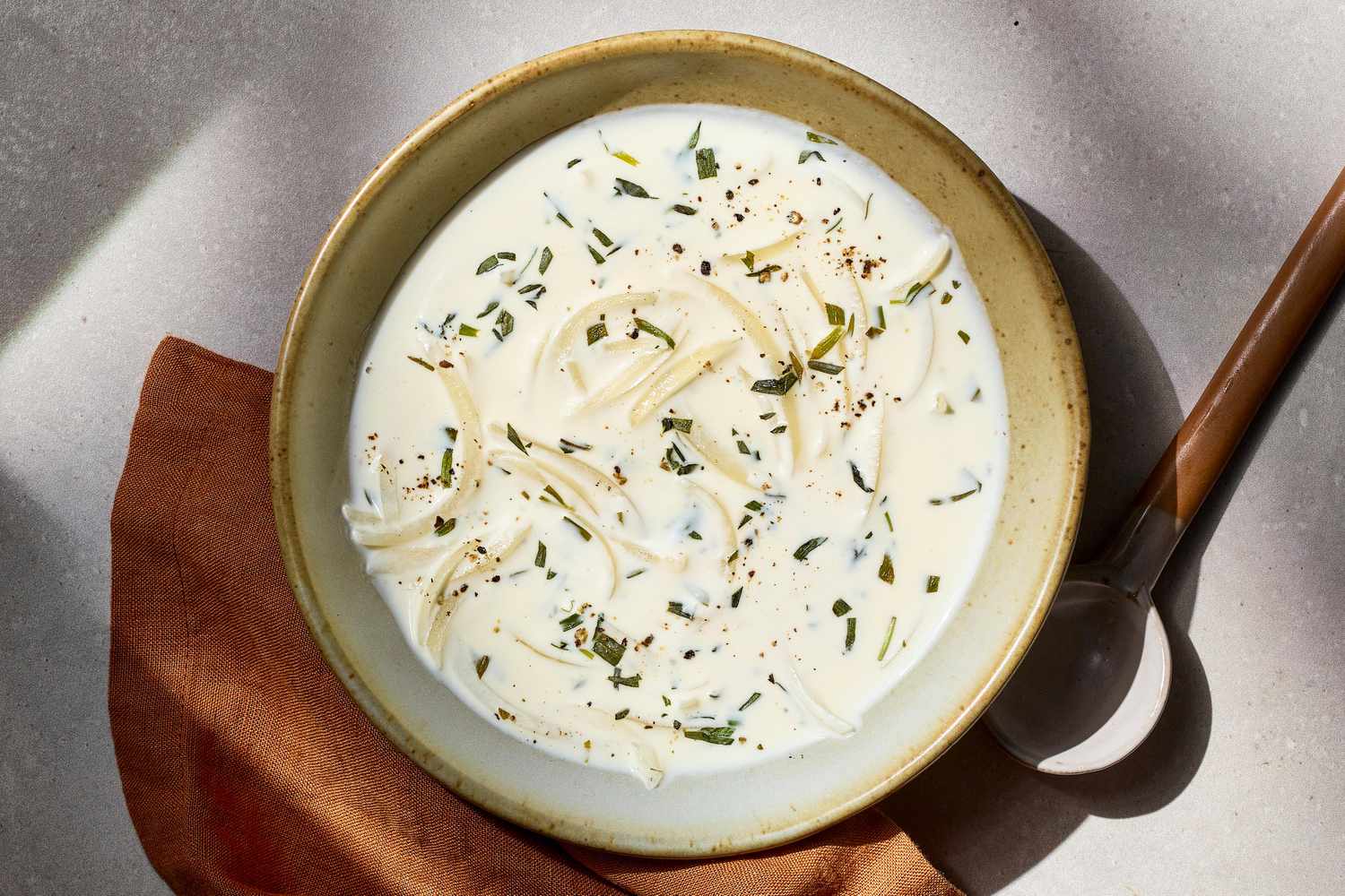 This tarragon cream sauce brings a burst of aromatic flavor to your ...