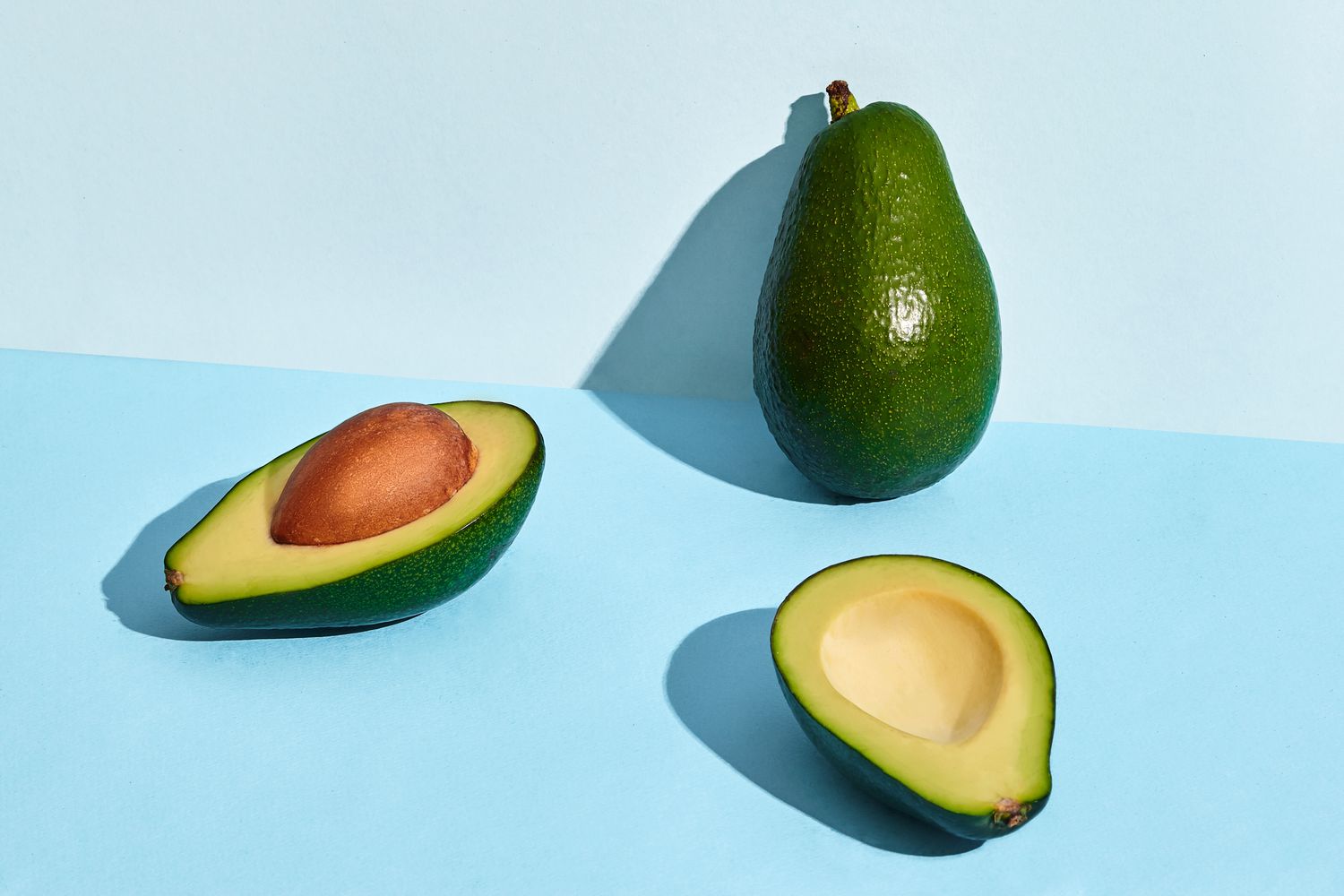 Discover the best methods to keep avocados fresh for as long as possible.