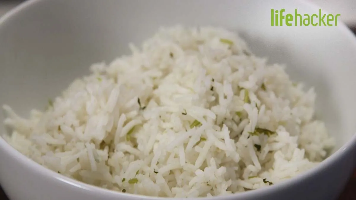 Prepare Rice Like Chipotle's, Infused with Fresh Cilantro Stems | Mytour