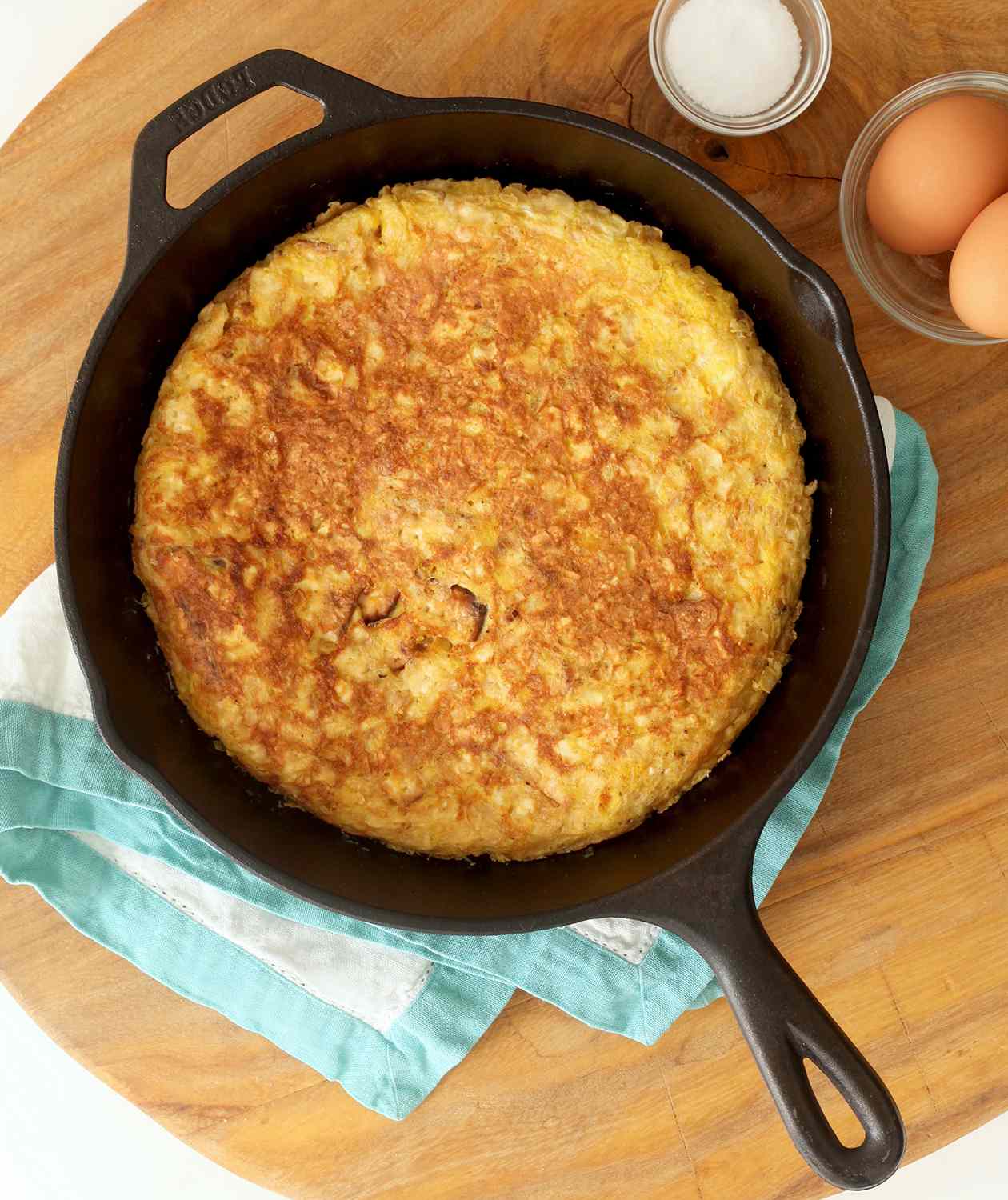 Discover the classic matzo brei recipe, perfect for Passover or as a ...