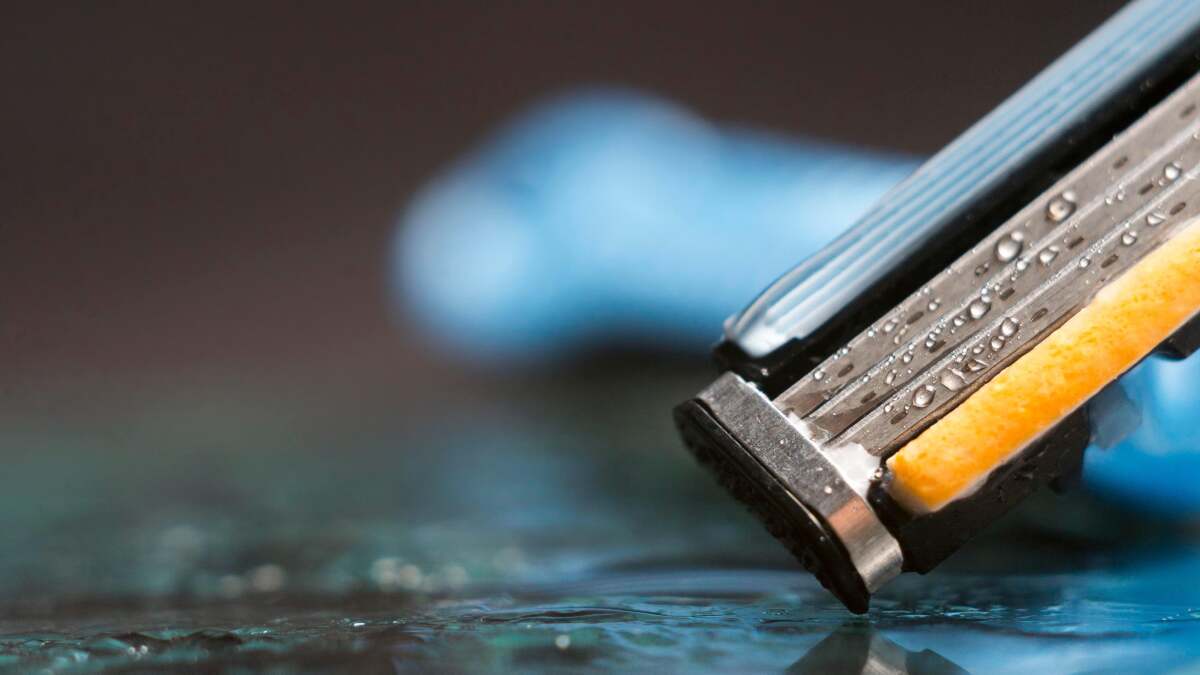 Understanding the Distinction Between Razor Burn and Razor Bumps (and ...