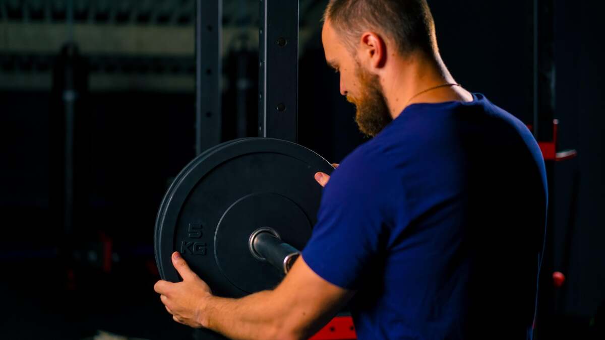 Mastering Barbell Loading and Unloading Techniques | Mytour