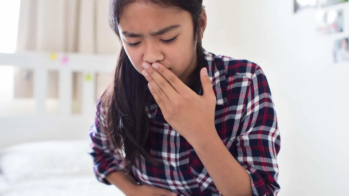 Try This Simple Method to Avoid Vomiting | Mytour