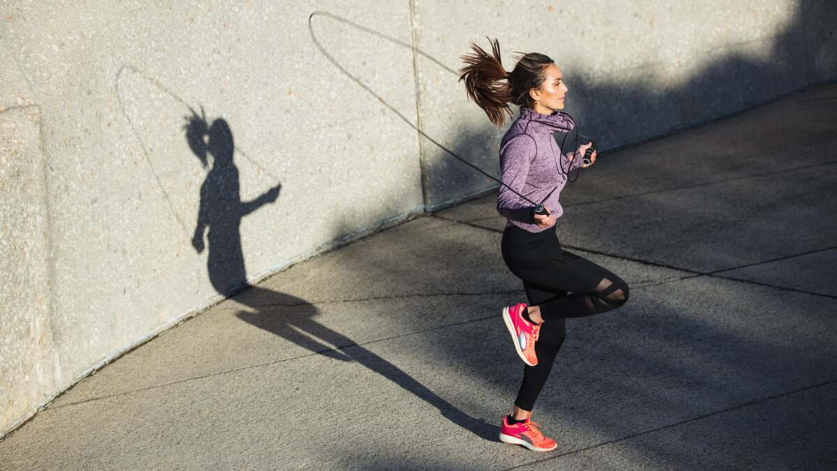 17 Jump Rope Tricks to Master, Ordered from Easiest to Most Challenging ...