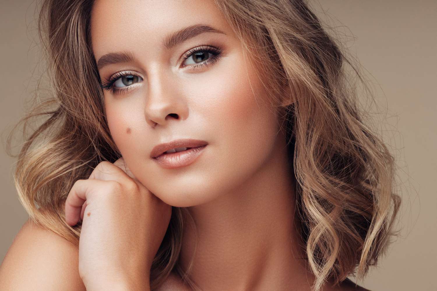 Dishwater Blonde Hair Is the Latest Trend—and It's Far More Stunning ...