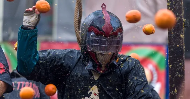 Top 10 Most Memorable Food Fights in History - Mytour