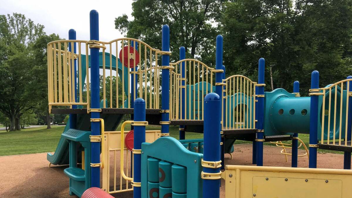 Try Easier Variations of Pull-ups and Push-ups at the Playground | Mytour