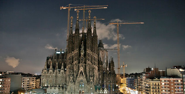 The 10 Most Iconic Incomplete Buildings - Mytour
