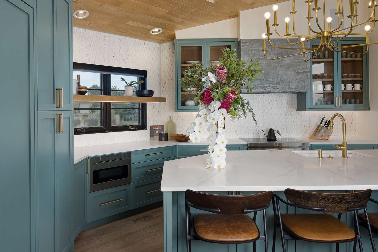 14 Energizing Colors to Transform Your Kitchen