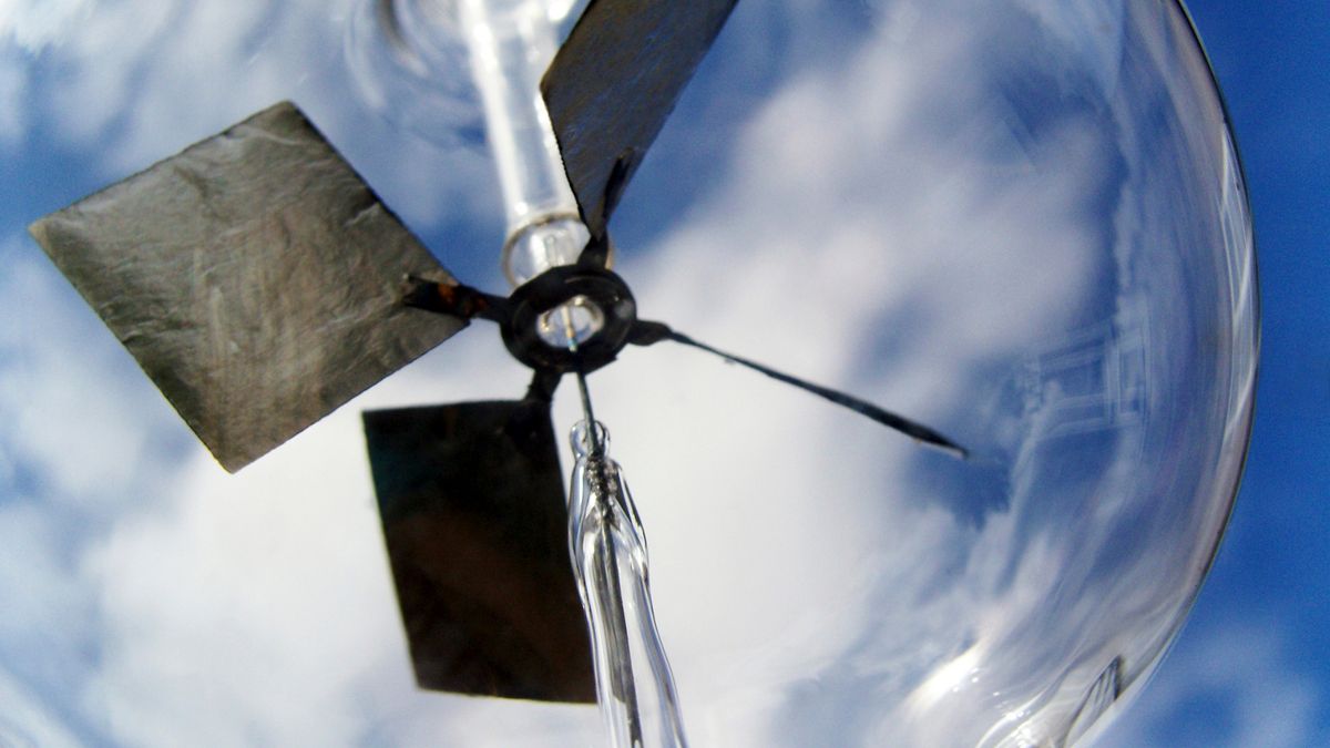 Understanding the Functionality of a Crookes' Radiometer | Mytour